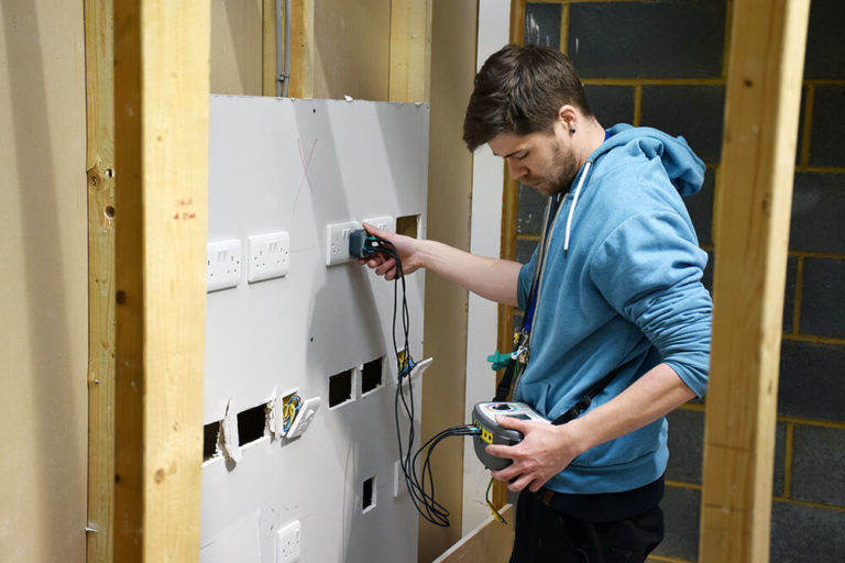 EC4U Case Study: Lewis | Domestic Electrician Package
